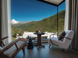 Quarto casal elite, vista para a montanha | Vista do quarto