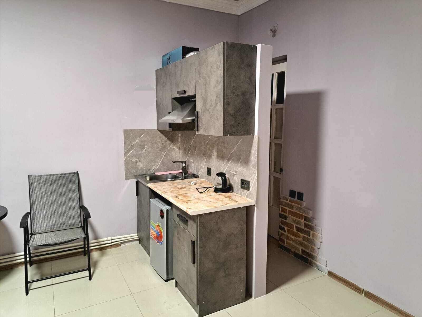 Quarto casal | Cozinha privada | Geladeira, fogão, talheres/pratos/utensílios de cozinha