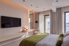 Quarto Duplo ou Twin Standard, vista para a montanha | Cofre no quarto, secretária adequada para computadores portáteis 