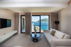 Suite Familiar, vista para o mar | Cofre no quarto, secretária adequada para computadores portáteis