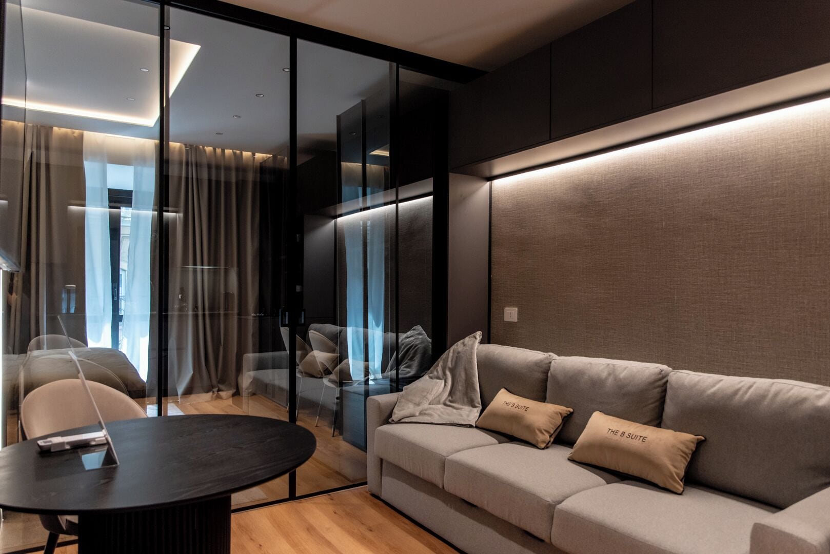 Apartamento | Sala de estar | Smart TV de 50 polegadas com canais por cabo 