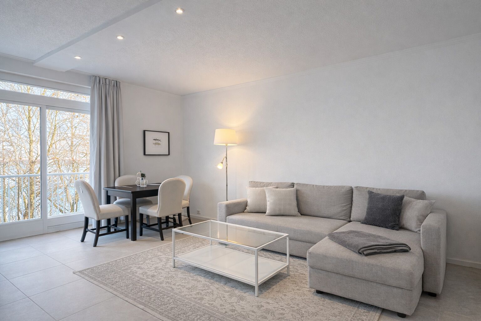 Condo superluxo, vista para o jardim | Área de estar | Smart TV 40 polegadas com canais a cabo, Netflix, Hulu
