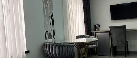 Quarto Duplo, vista para o jardim | Cortinas/cortinados opacos, Wi-fi grátis