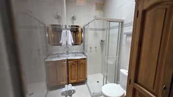 Quarto casal standard | Banheiro