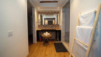 Suite Deluxe, vista para o lago | Interior