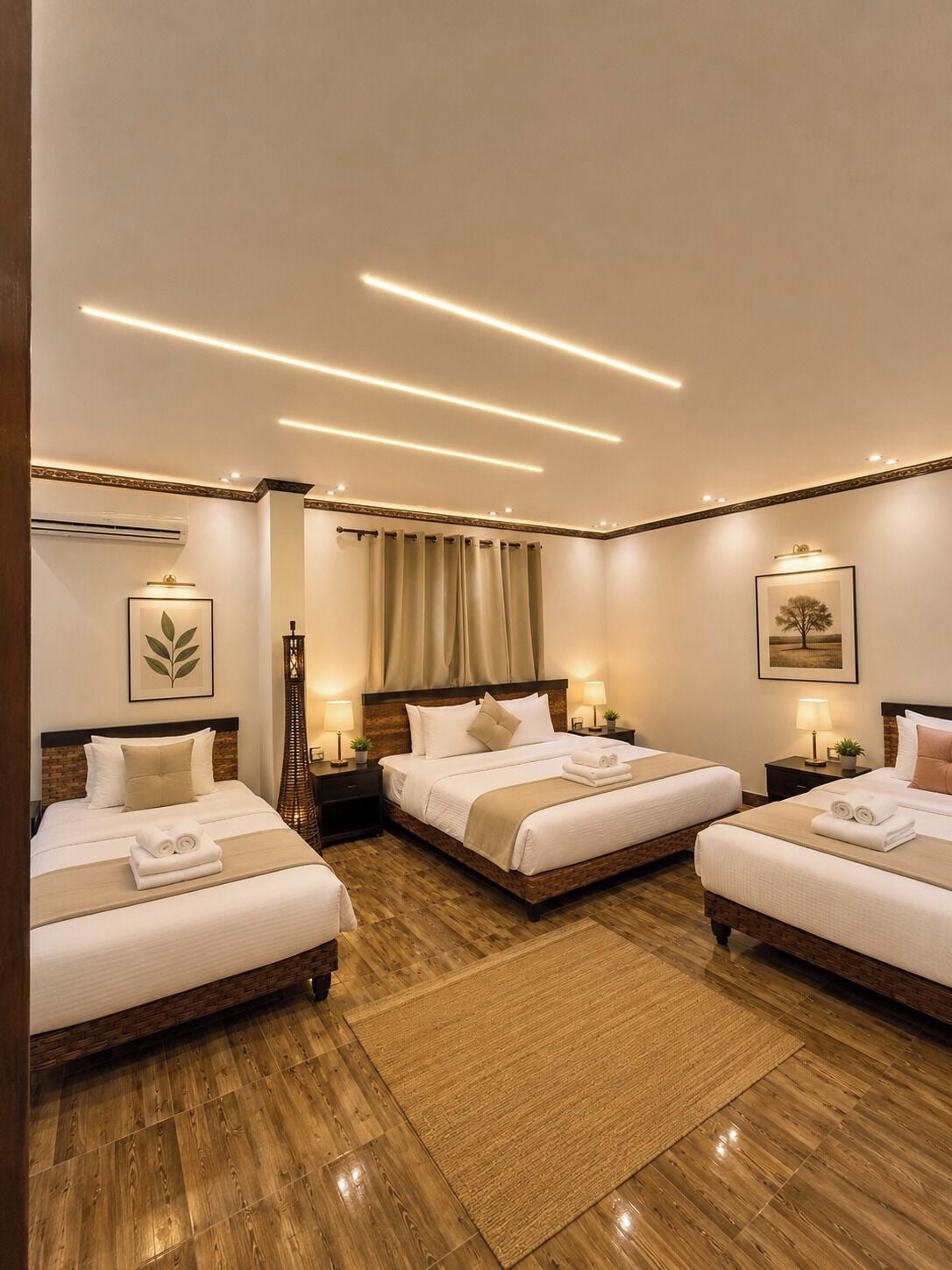 Suíte luxo, vista para a cidade | Frigobar, roupa de cama
