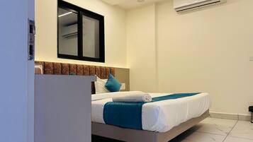 Quarto Deluxe, 1 cama king-size | Wi-fi grátis