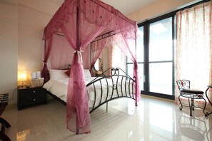 Quarto Quádruplo, 2 quartos, Vista para a cidade | Cortinas/cortinados opacos, quartos insonorizados, camas desdobráveis