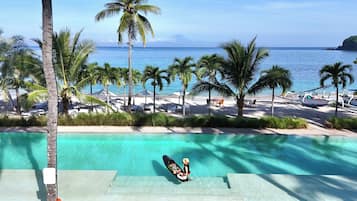 2 piscinas exteriores, da(s) 6:00 à(s) 19:00, toldos gratuitos