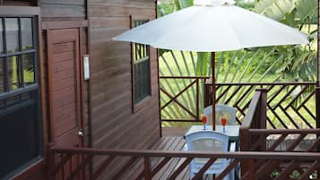 Apartamento, 1 quarto, cozinha, vista parcial para o mar | Vista para o jardim
