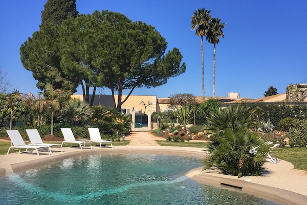 Piscina exterior sazonal, uma piscina de exercícios, toldos gratuitos