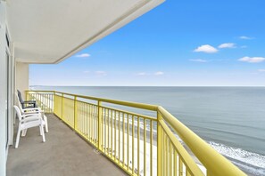 Condo, 2 Bedrooms, Ocean View, Oceanfront (1940) | Varanda