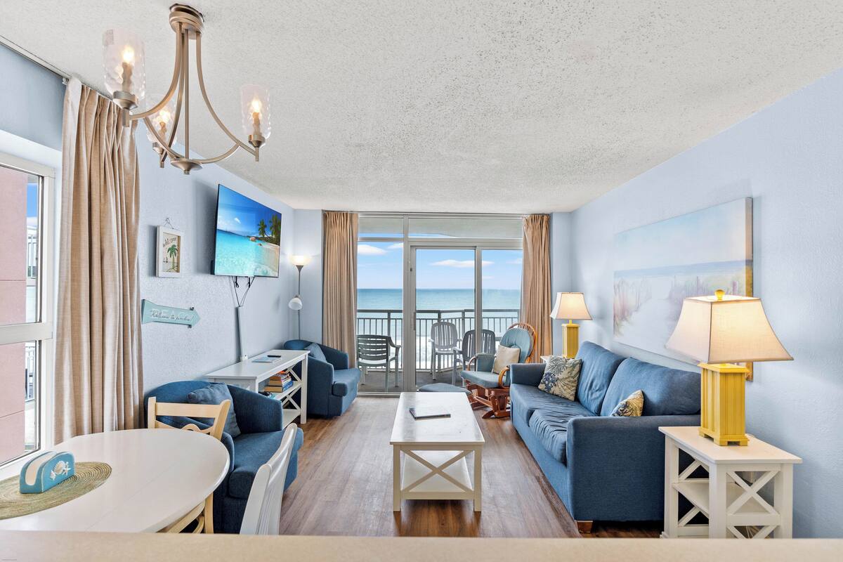 Condo, 2 Bedrooms, Ocean View, Oceanfront (932) | Sala de estar | Televisor, leitor de DVD