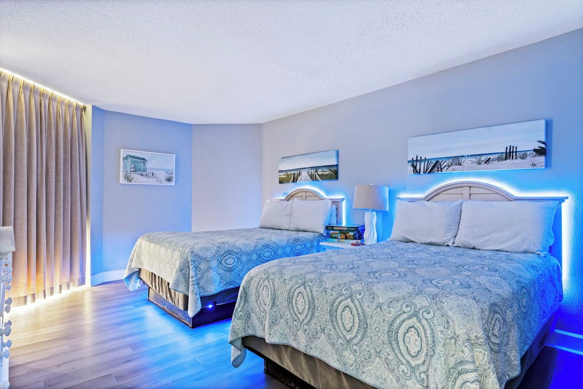 Condo, 2 Bedrooms, Ocean View, Oceanfront (1940) | 1 quarto, Wi-fi grátis, com decoração personalizada 