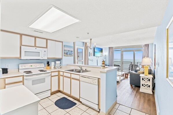 Condo, 2 Bedrooms, Ocean View, Oceanfront (932) | Cozinha privada