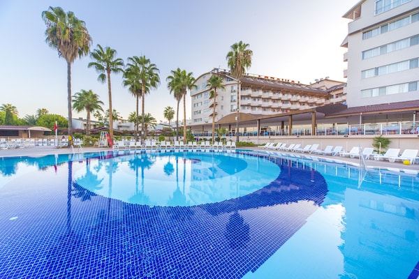 Lonicera World - İncekum