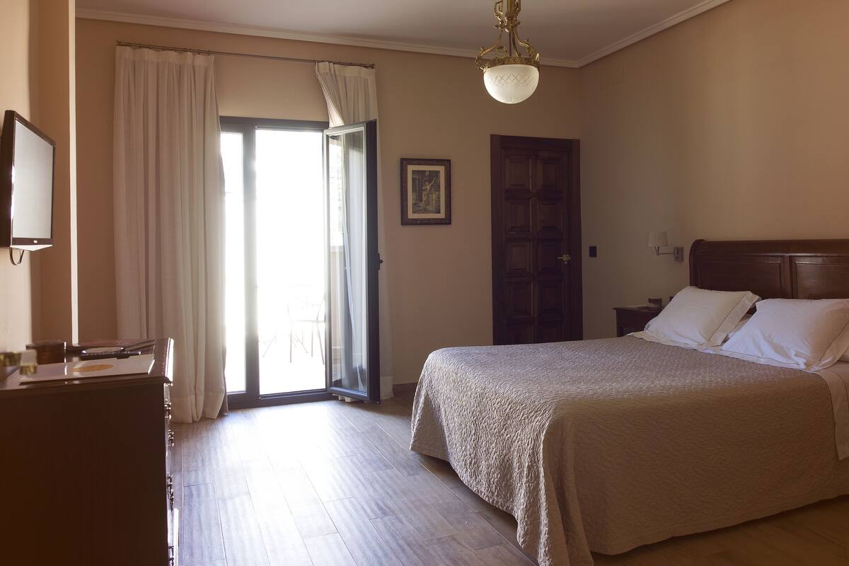 Suíte júnior, terraço | Roupas de cama premium, edredons de pluma