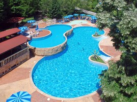 Piscina externa sazonal