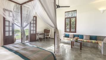 Suíte luxo, vista para o mar | 1 quarto, roupas de cama de algodão egípcio, roupas de cama premium