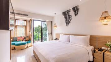 Quarto Superior, 1 cama king-size, vista para a piscina | Minibar, cofre no quarto, cortinas/cortinados opacos