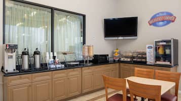 Café da manhã continental grátis todos os dias