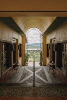 Televisor de ecrã plano de 40 polegadas com canais de TV premium