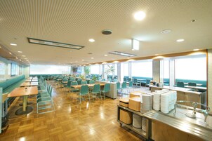 Café da manhã com buffet todos os dias (JPY 970 por pessoa) 