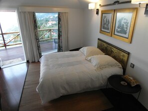 Quarto casal panorâmico, vista para o oceano | Frigobar, cofres nos quartos, escrivaninha, quartos à prova de som