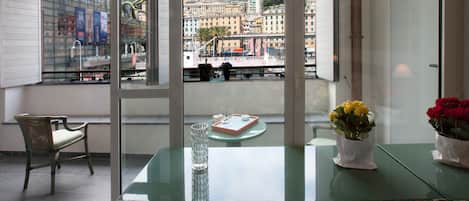 Apartamento superior, 1 quarto | Terraço/pátio