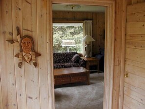 4 quartos, com decoração personalizada, com mobília individualizada 