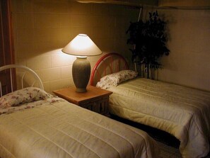 4 quartos, com decoração personalizada, com mobília individualizada 