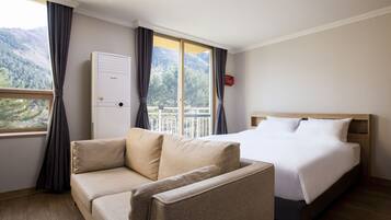 Premier Plus (28PY) | 1 quarto, cortinas/cortinados opacos, Wi-fi grátis