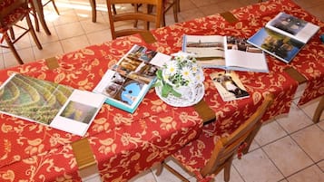 Café da manhã continental todos os dias (EUR 16 por pessoa)