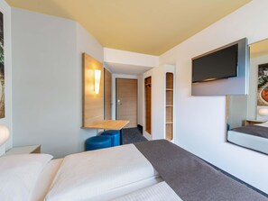 Quarto casal | Escrivaninha, quartos à prova de som, Wi-Fi de cortesia, roupa de cama