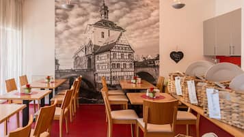 Café da manhã continental grátis todos os dias
