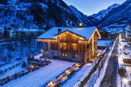 Fachada. Hotel Les Montagnards