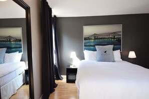 Suíte luxo, 2 camas Queen, cozinha | 1 quarto, ferros/tábuas de passar roupa, Wi-Fi de cortesia