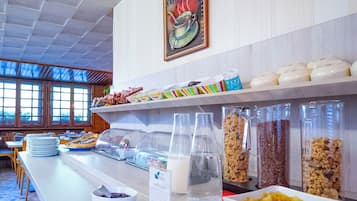 Pequeno-almoço tipo buffet diário (9.50 EUR por pessoa)