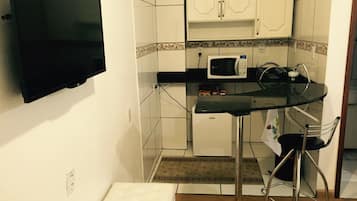 Quarto Duplo Standard | Secretária, Wi-fi grátis, roupa de cama fornecida