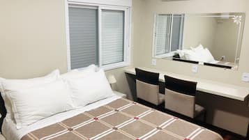 Quarto Duplo Deluxe | Secretária, Wi-fi grátis, roupa de cama fornecida