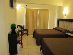 Quarto Duplo Standard | Cortinas/cortinados opacos, Wi-fi grátis