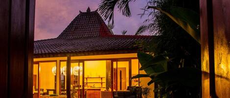 Vila, 2 quartos, piscina particular | Fachada