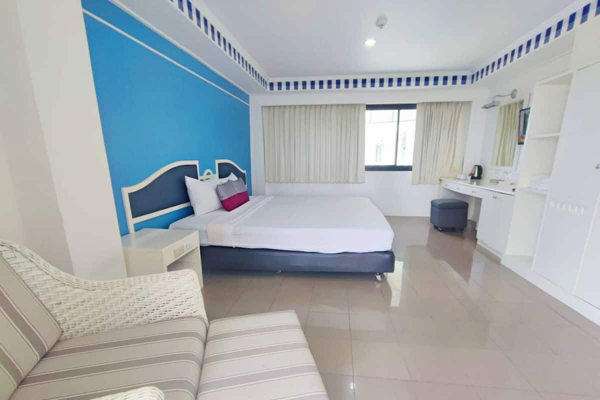 Corner Double Room Only | Secretária, secretária adequada para computadores portáteis