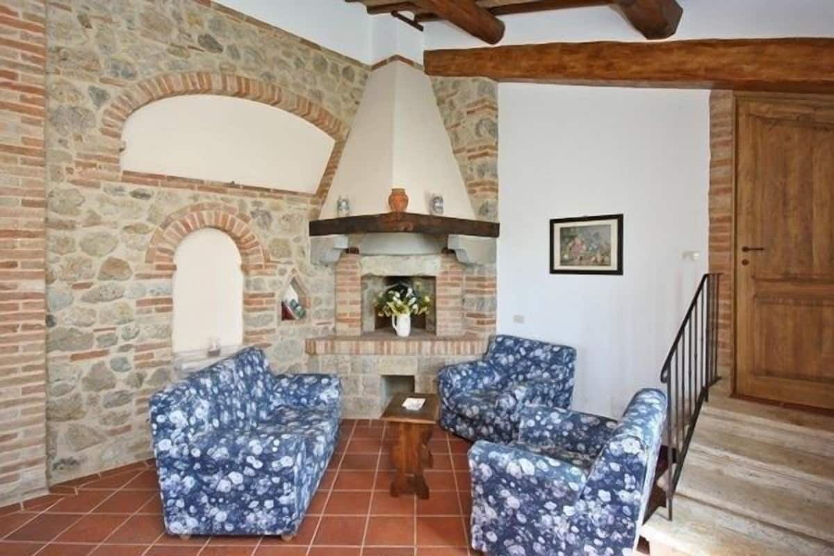 Apartamento Panorâmico, 2 quartos (San Donnino 7) | Sala de estar | TV de ecrã plano