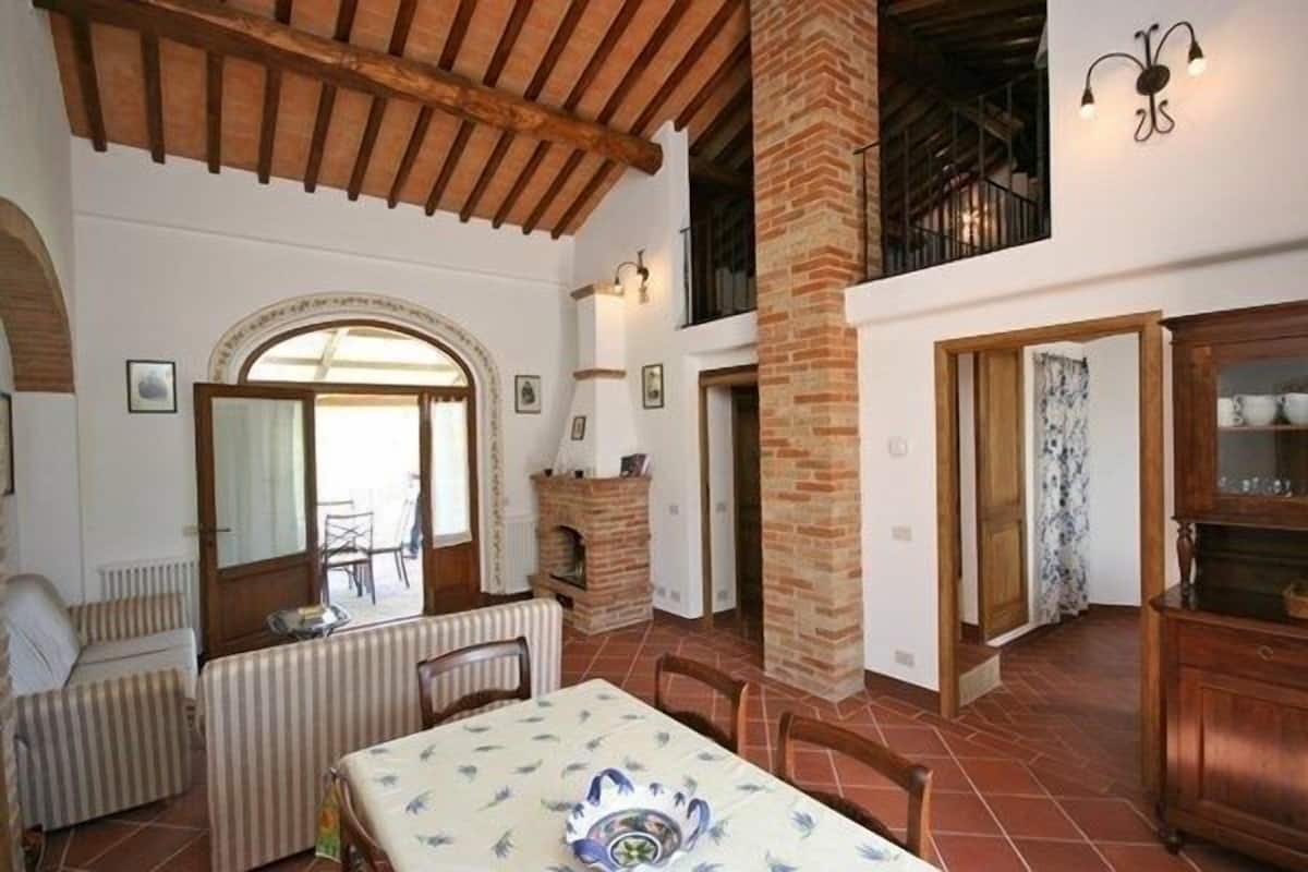 Apartamento Panorâmico, 2 quartos (San Donnino 6) | Sala de estar | TV de ecrã plano