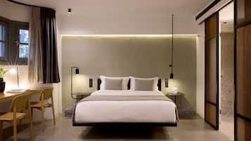 Quarto família, vista para o pátio (Semi Ground floor) | Roupas de cama premium, cofres nos quartos, individualmente decorados