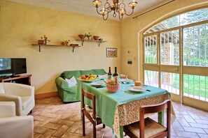 Apartamento, 2 quartos (Vittoriana 1) | Refeições no quarto