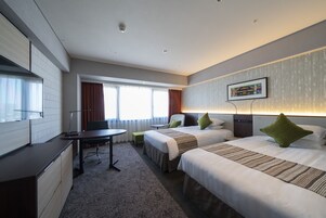 Quarto duplo standard, para não fumantes (Railway View) | Roupas de cama premium, escrivaninha, cortinas blackout