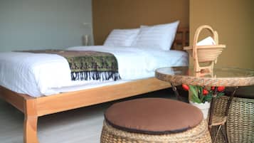 Quarto standard, 1 quarto | Cofres nos quartos, escrivaninha, Wi-Fi de cortesia, roupa de cama