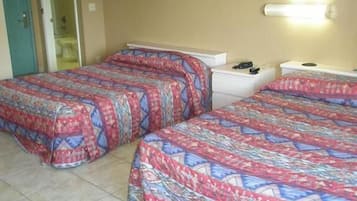 Escrivaninha, ferros/tábuas de passar roupa, Wi-Fi de cortesia